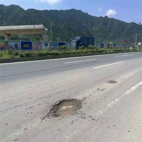 Pothole Detection Using Volov Object Detection Dataset And Pre Trained