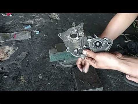 Cara Mengganti Sil Set Pompa Air Radiator Vario Youtube