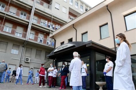Merate Cose Da Pazzi Al Mandic Nel Reparto Psichiatria