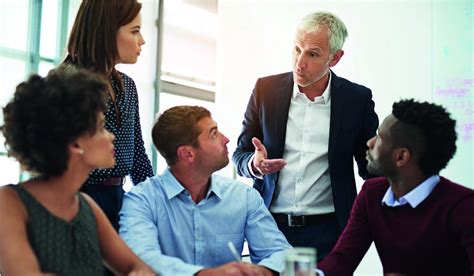 MANAGEMENT DE TRANSITION DÉFIS PAR SECTEUR DACTIVITÉ Valtus