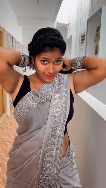 Sexy Tamil Girl Armpit And Navel In Grey Saree