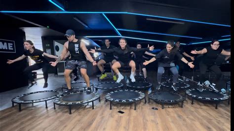 Clase completa 40 minutos POWER JUMP cardio en trampolín 500 700cal