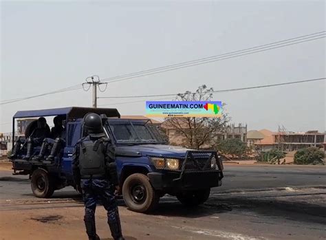 Manifestation du FNDC à Conakry 5 pick ups de gendarme en renfort à