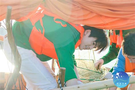Zhang Linghe 张凌赫 Archive on Twitter 221111 1905影视频 Weibo Update 张凌