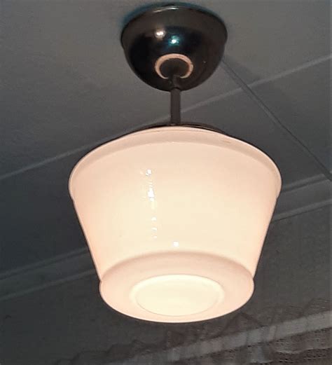 Se produkter som liknar ART DECO FUNKIS LAMPA TAKLAMP på Tradera