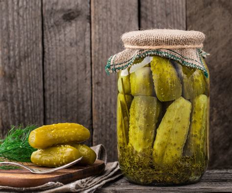 Pepino em conserva saiba fazer opção que não pode faltar na geladeira