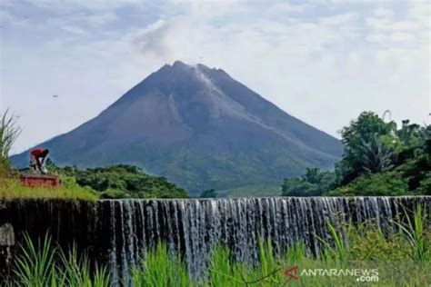 BPPTKG Rekam 16 Kali Gempa Guguran Gunung Merapi ANTARA News