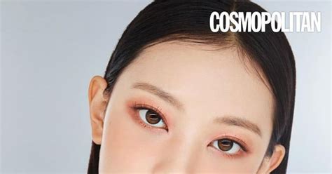 크리스챤 디올 뷰티의 꾸뛰르 쿠션으로 완성된 뉴진스 해린의 눈부신 뷰티 룩