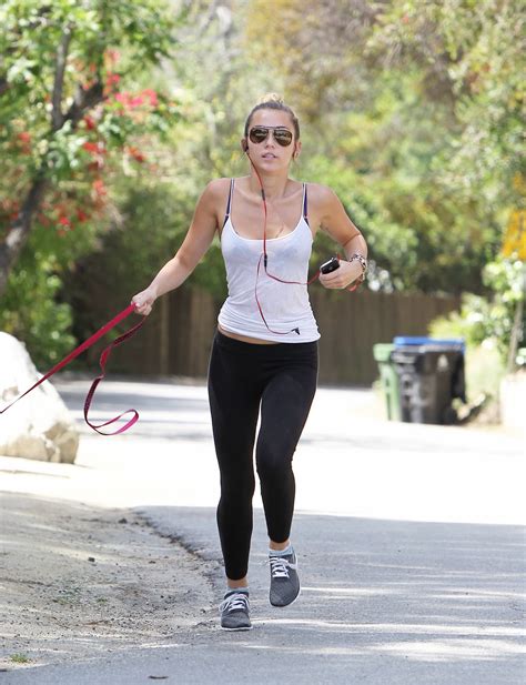 Miley Cyrus Naked Fake Pics