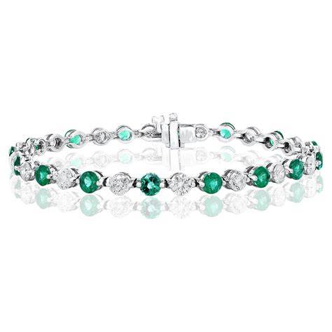 2 05 Carat Round Emerald And Diamond Bracelet In 14K Yellow Gold For