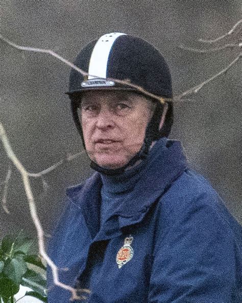 Photo Le Prince Andrew Duc D York Se Balade Cheval Sur Le Domaine