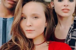 Larissa Manoela Desabafa Sobre V Deo Ntimo Vazado Que Vergonhoso