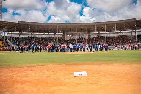 Gobierno Bolivariano entregó completamente renovado el estadio Enzo