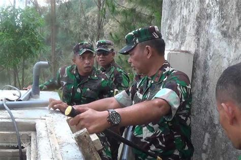 TNI Bantu Warga Terunyan Atasi Krisis Air BALIPOST