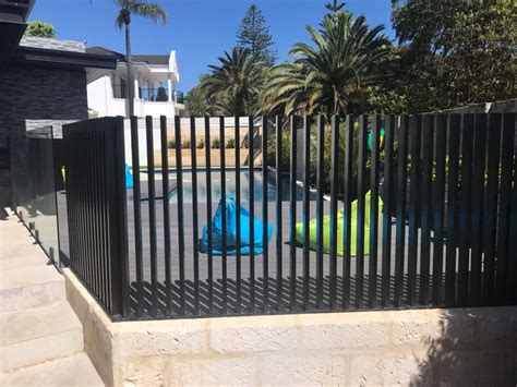 Https Fencespot Au Blade Fencing House Gate Design Fence