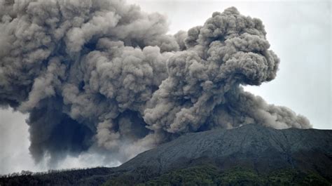 Pengorbanan Warga Saat Evakuasi Gunung Marapi Kami Tinggalkan