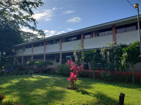 Nicaragua El Gobierno Cierra La Universidad De La Arquidi Cesis De