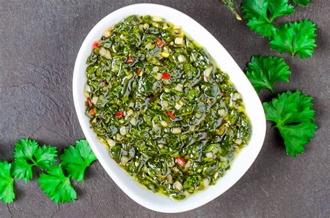 Diccionario culinario Qué es y cómo preparar el chimichurri