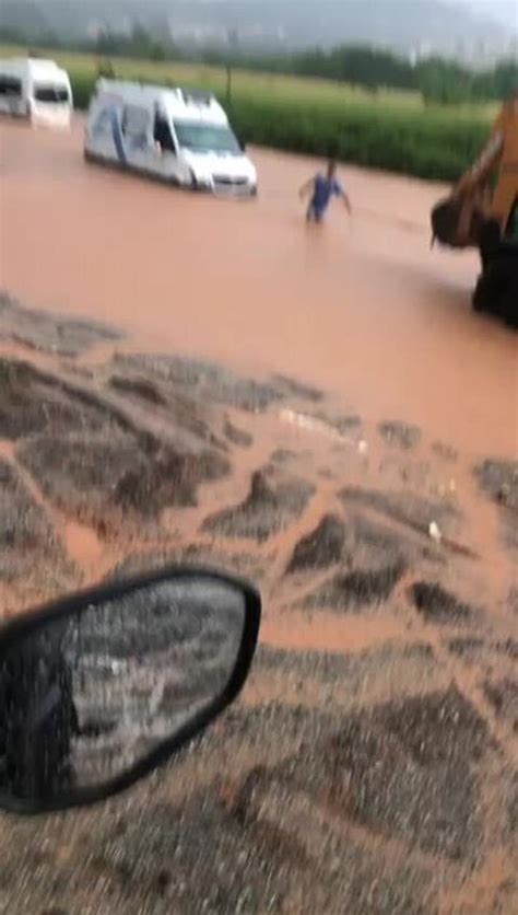Chuva Forte Provoca Interdi O Na Br Em Sabar Na Grande Bh