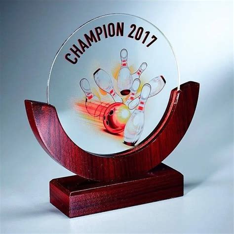 TROPHÉE VERRE ET BOIS ROND Equipa SARL