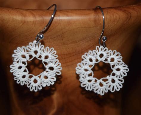Pin By Maggie Pearson On Cro Tatting And Tatting Lace Earrings Red