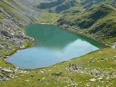 37 Il CASTELLO Sul LAGO A Forma Di CUORE A Due Ore Da Milano