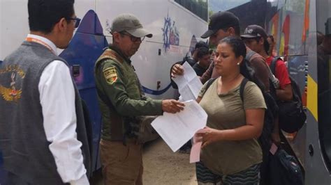 Accidente Vuelca autobús en carretera Oaxaca CDMX y deja 18 migrantes