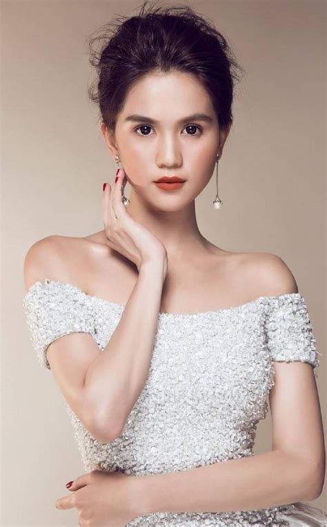 LINK Clip Ngọc Trinh gần gũi bên người tình mới nhất