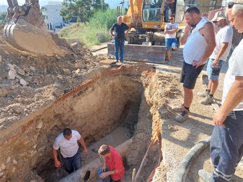 Podstrana Portal Foto Radovi Na Sanaciji Vodovodne Cijevi Su U Tijeku