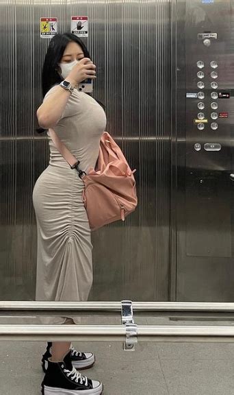大屁股健身女孩 on Twitter 你给姐姐点赞 姐姐用大屁股夹射你怎么样