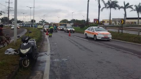 G1 Acidente entre moto e caminhão deixa um ferido na BR 101 ES