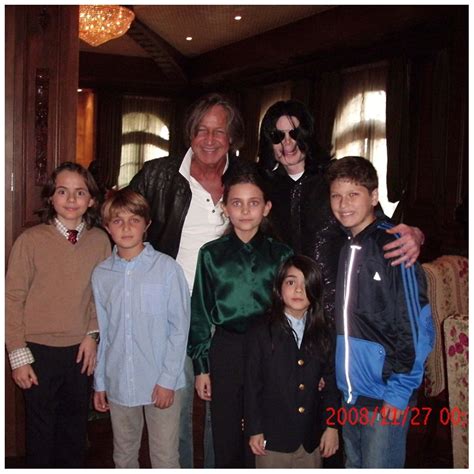 Conheça os três filhos de Michael Jackson e que eles fazem atualmente