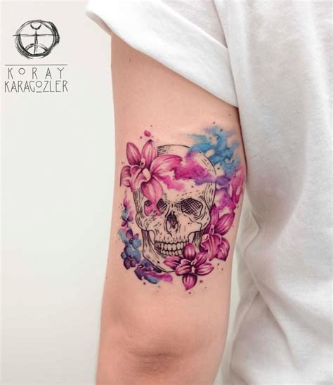 25 Diseños femeninos y coloridos de tatuajes de acuarela