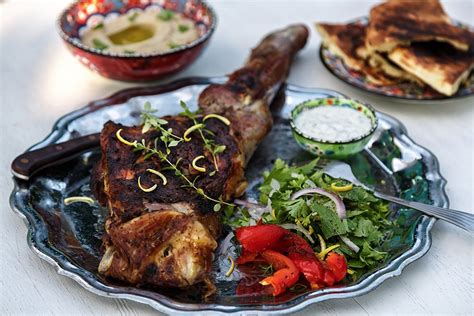 Côtelettes d agneau marinées aux épices et sauce au yaourt Marie Claire