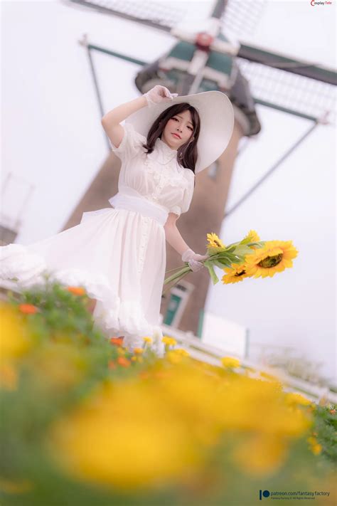 Hachishaku Sama Sunflower Photos Cosplaytele
