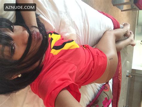 Rihanna Nude Photo Collection AZNude