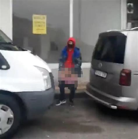Genç kız kendisini takip eden şüphelinin sokak ortasında mastürbasyon