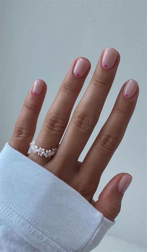 30 Minimalist Nails That Re Proved Less Is More Shiny Nude Pink Nails