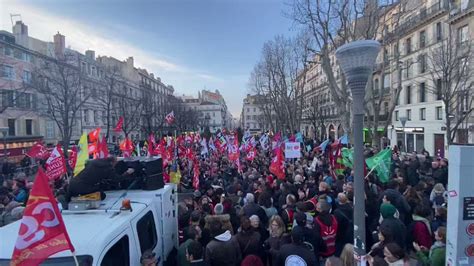 Un quidam on Twitter RT realmarcel1 La foule continue daffluer à