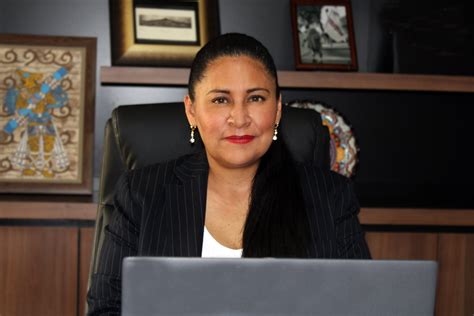 La Senadora Ana Lilia Rivera presidenta de la Comisión Estudios