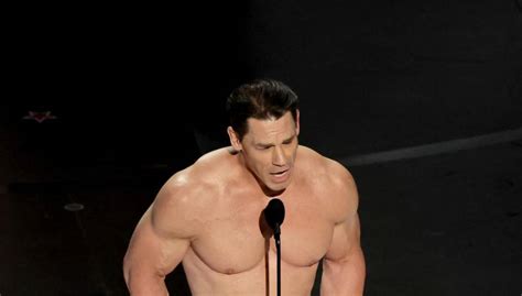 Por qué John Cena salió desnudo en los Premios Óscar