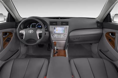 2010 Toyota Camry Hybrid Toyota Hybrid Sedan Review Automobile Magazine