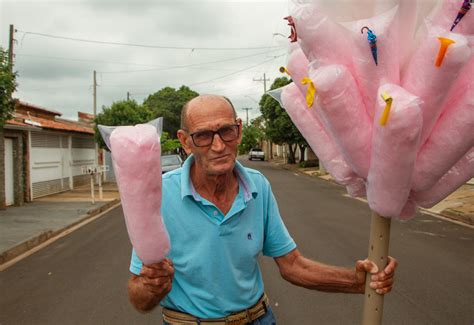 O vendedor de algodão doce de Lins que encanta gerações inteiras Solutudo