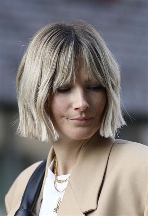 Bobbed Hairstyles With Fringe Messy Bob Hairstyles Hairstyles Haircuts Bobs Haircuts Chin