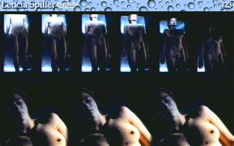 Naked Let Cia Spiller In O Pulso