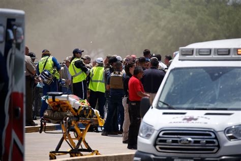 De Columbine E Sandy Hook A Uvalde Os Piores Tiroteios Em Escolas Nos