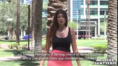 Pour s amuser cette jeune femme se déshabille en pleine rue Vidéo