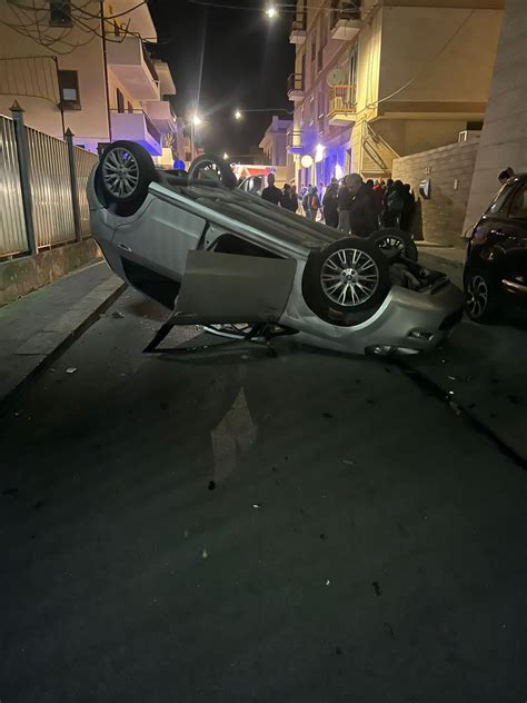 Terribile Incidente A Comiso Auto Si Cappotta 4 Feriti Gravi FOTO