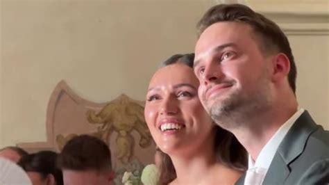 Anna Maria Damm Und Julian Geben Sich In Italien Das Jawort