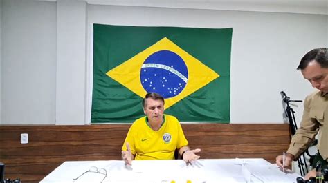 Bolsonaro Sobe O Tom Contra Alexandre De Moraes Papel De Moleque